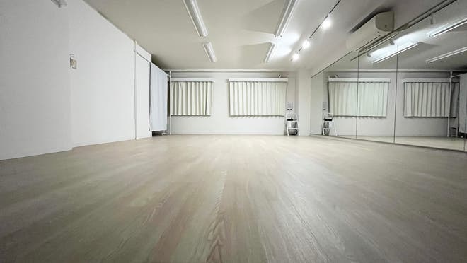 ⭐️東日本駅徒歩3分⭐ ヨガ・ピラティス・撮影・ダンス等| 37㎡ | 縦180cm×幅510cmの大型鏡完備の写真8