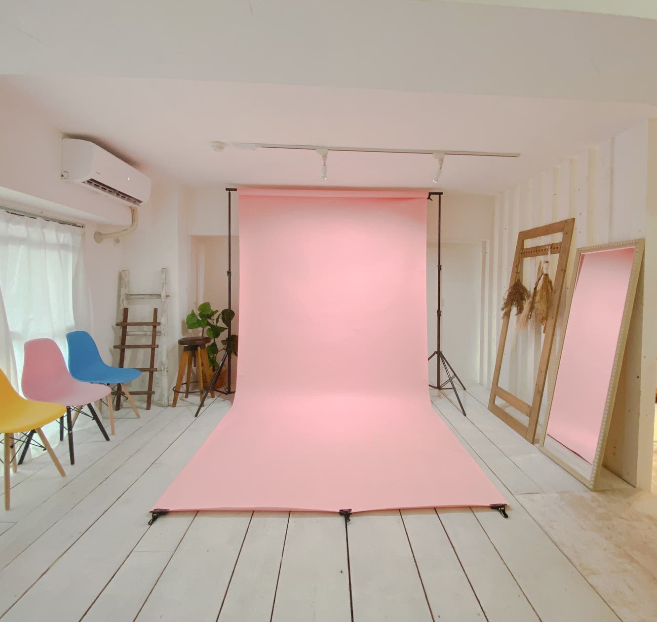 阪急梅田駅から徒歩5分！撮影をはじめ色々な目的で気軽に使えるレンタルスタジオ＆スペースの写真21