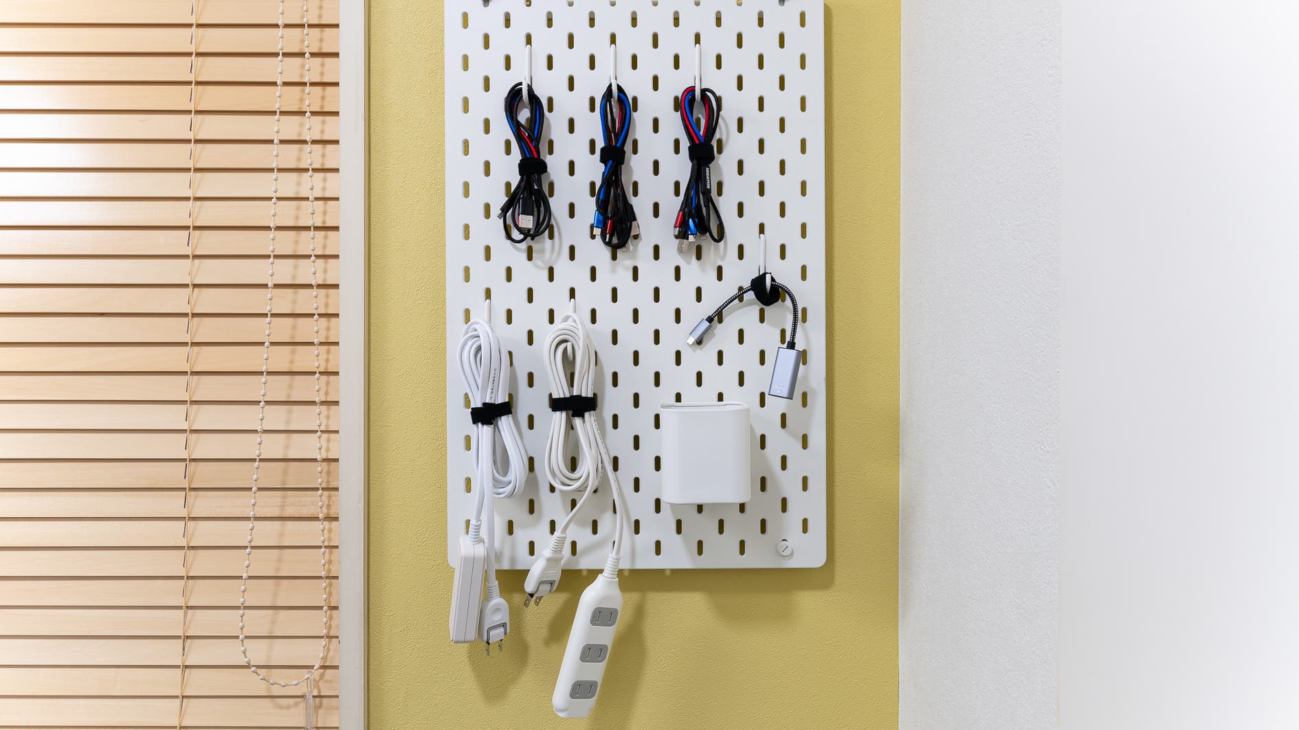 【新宿駅4分】12席、光回線WiFi・モニター・ボドゲ完備☆1日1回スタッフ完全清掃の会議室の写真7