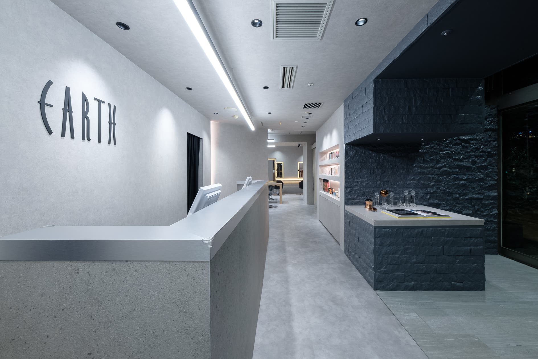 【EARTH 長野駅前店】カットオープン席★大型サロンに併設されたレンタルサロン✂︎フリーランス/個人練習/美容業に最適♪の写真5