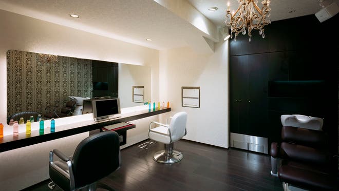 【EARTH 荻窪店】カット個室席★大型サロンに併設されたレンタルサロン✂︎フリーランス/個人練習/美容業に最適♪の写真1