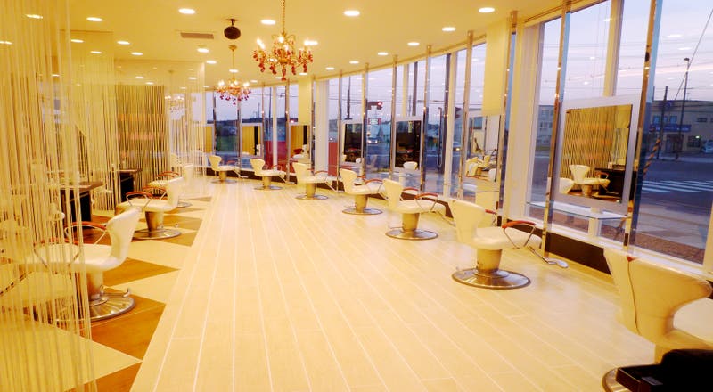 【EARTH 八戸店】カットオープン席★大型サロンに併設されたレンタルサロン✂︎フリーランス/個人練習/美容業に最適♪