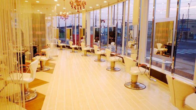 【EARTH 八戸店】カットオープン席★大型サロンに併設されたレンタルサロン✂︎フリーランス/個人練習/美容業に最適♪の写真1