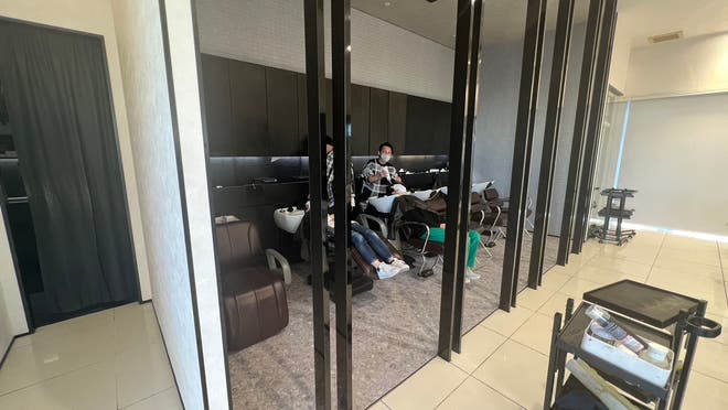 【EARTH 浜松志都呂店】カットオープン席★大型サロンに併設されたレンタルサロン✂︎フリーランス/個人練習/美容業に最適♪の写真3