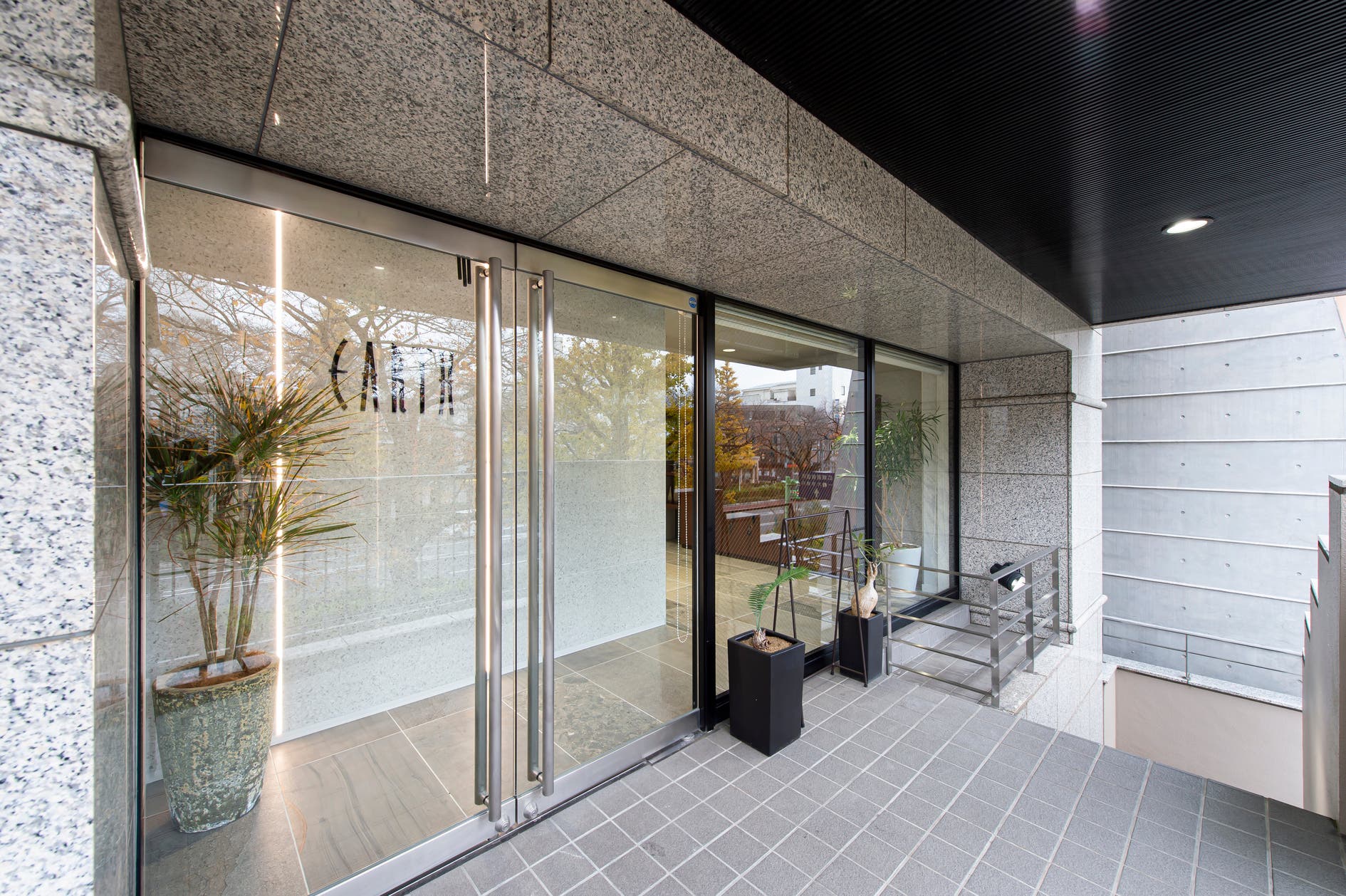 【EARTH 国立店】カットオープン席★大型サロンに併設されたレンタルサロン✂︎フリーランス/個人練習/美容業に最適♪の写真8