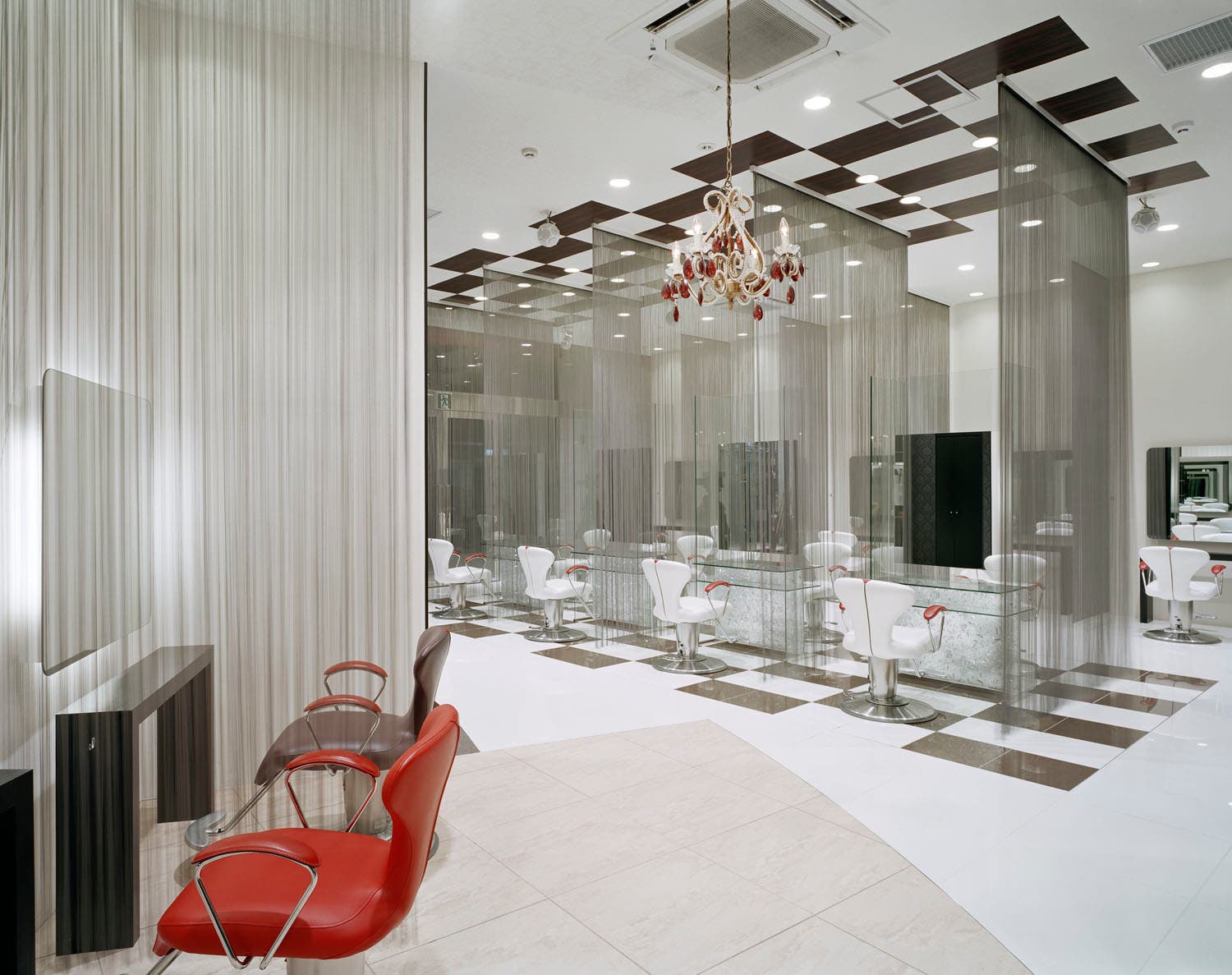 【EARTH 小田原店】カットオープン席★大型サロンに併設されたレンタルサロン✂︎フリーランス/個人練習/美容業に最適♪の写真2