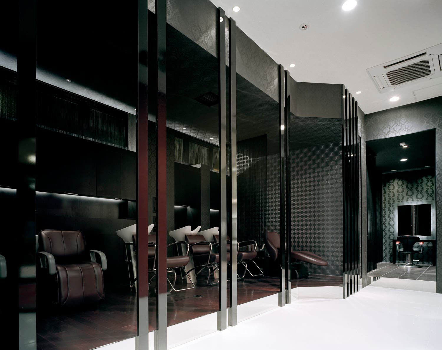 【EARTH 小田原店】カットオープン席★大型サロンに併設されたレンタルサロン✂︎フリーランス/個人練習/美容業に最適♪の写真5