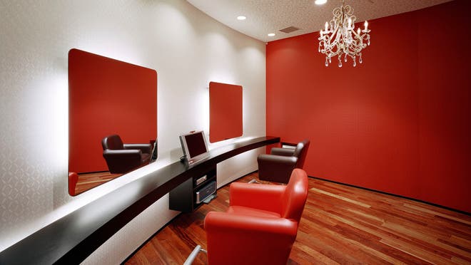 【EARTH 小田原店】カット個室席★大型サロンに併設されたレンタルサロン✂︎フリーランス/個人練習/美容業に最適♪の写真1