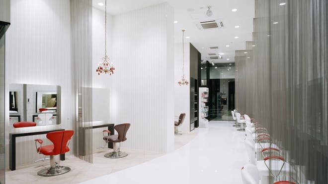 【EARTH 海老名店】カットオープン席★大型サロンに併設されたレンタルサロン✂︎フリーランス/個人練習/美容業に最適♪の写真1