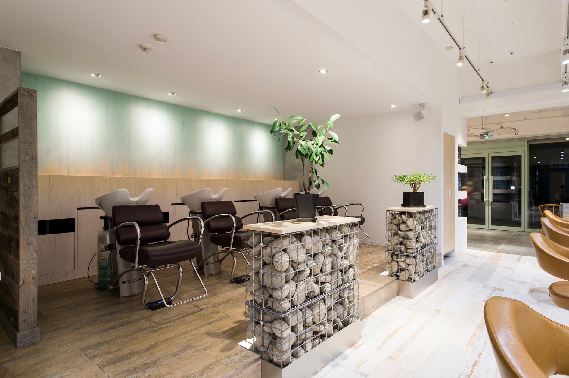 【EARTH 三鷹店】カットオープン席★大型サロンに併設されたレンタルサロン✂︎フリーランス/個人練習/美容業に最適♪の写真6