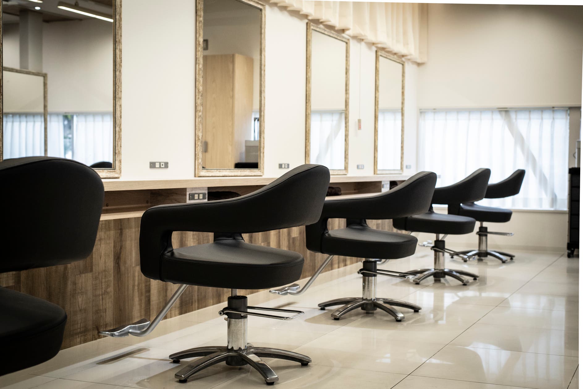 【EARTH 北九州八幡西店】カットオープン席★大型サロンに併設されたレンタルサロン✂︎フリーランス/個人練習/美容業に最適♪の写真5