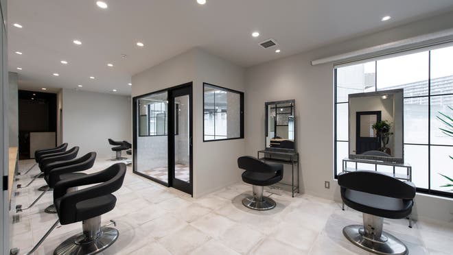 【EARTH 八潮店】カットオープン席★大型サロンに併設されたレンタルサロン✂︎フリーランス/個人練習/美容業に最適♪の写真1