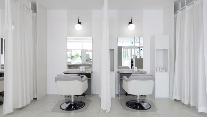 【EARTH 上尾店】カットオープン席★大型サロンに併設されたレンタルサロン✂︎フリーランス/個人練習/美容業に最適♪の写真2