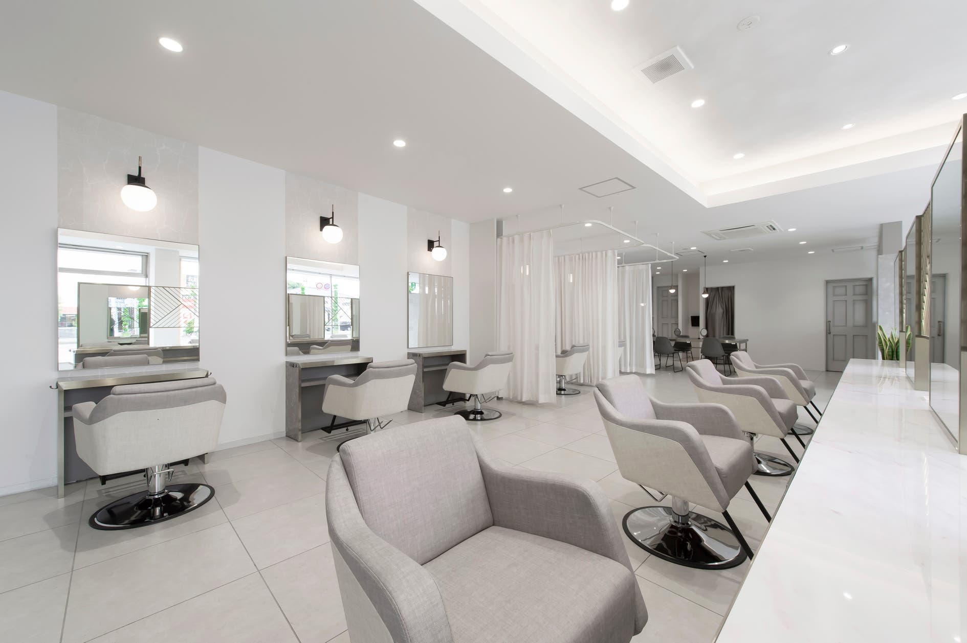 【EARTH 上尾店】カットオープン席★大型サロンに併設されたレンタルサロン✂︎フリーランス/個人練習/美容業に最適♪の写真5