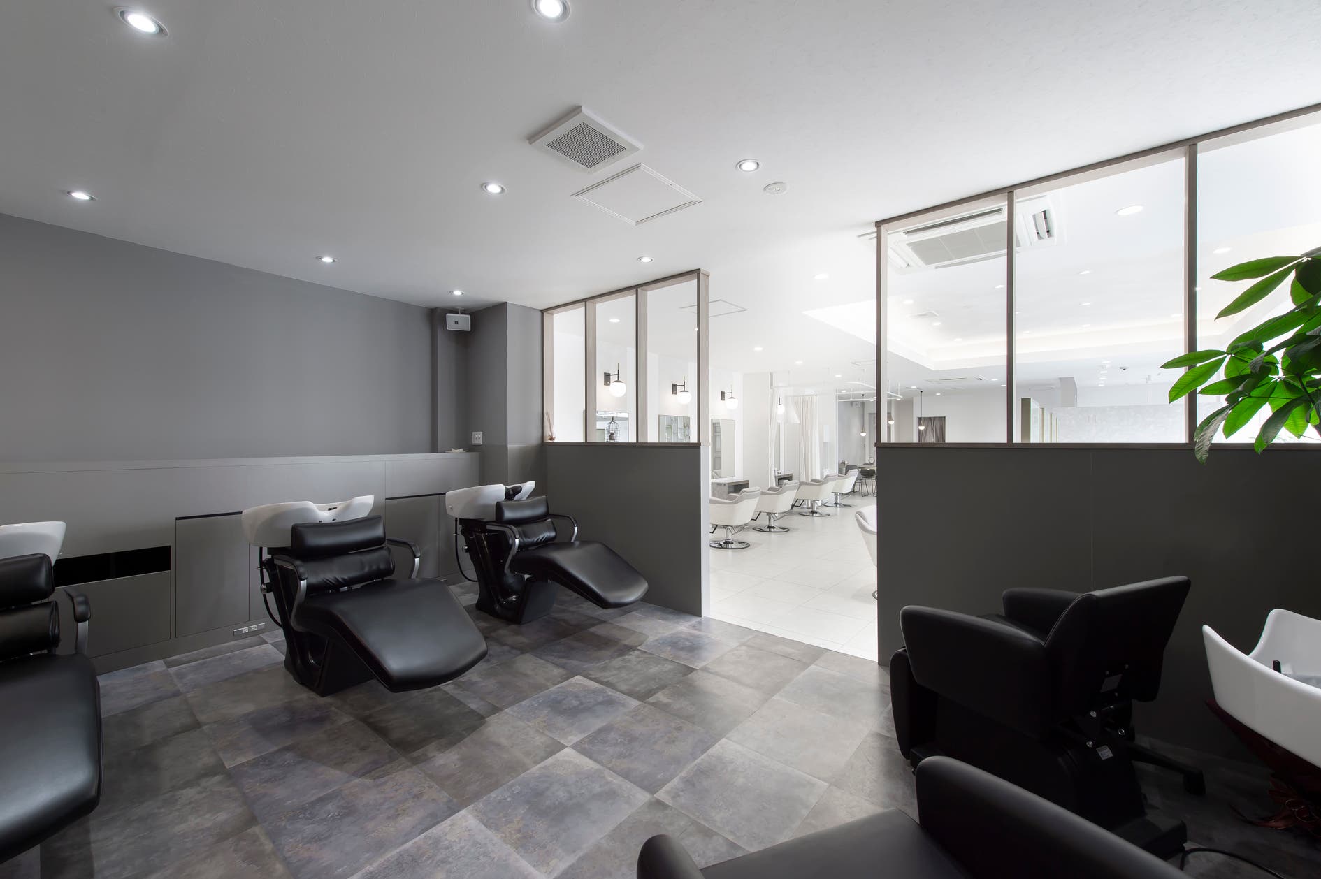 【EARTH 上尾店】カットオープン席★大型サロンに併設されたレンタルサロン✂︎フリーランス/個人練習/美容業に最適♪の写真6