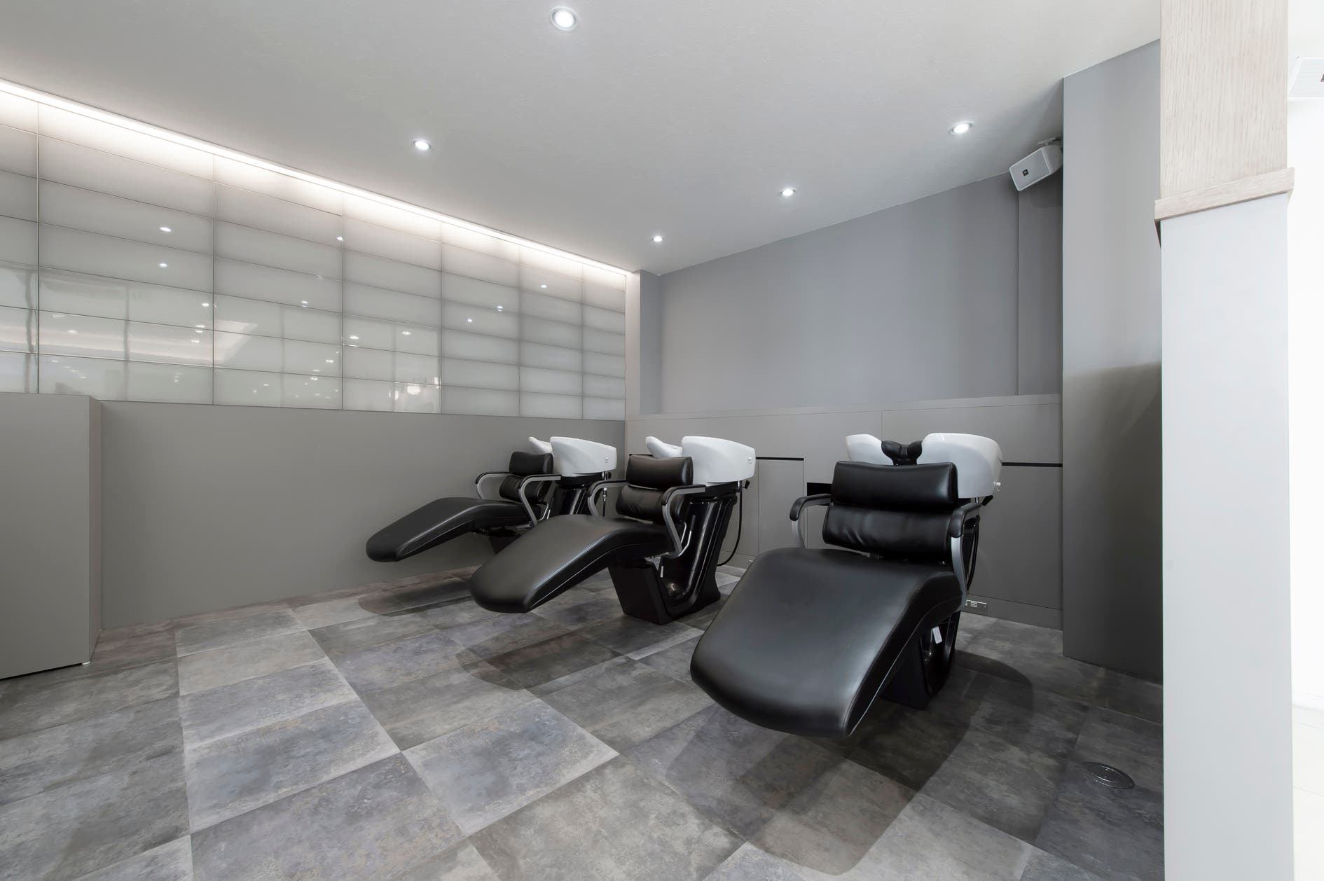 【EARTH 上尾店】カットオープン席★大型サロンに併設されたレンタルサロン✂︎フリーランス/個人練習/美容業に最適♪の写真7