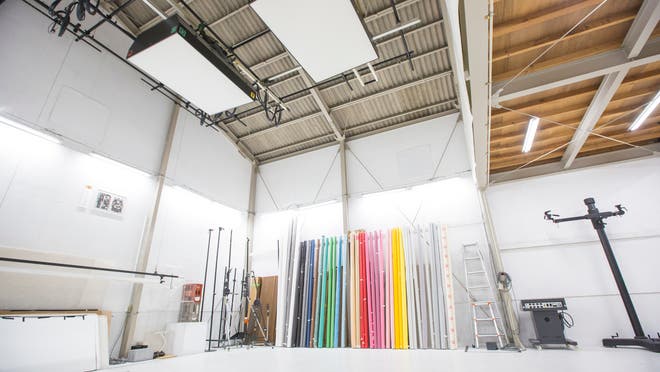 豊富な機材がレンタル料金に込みで使える、広告写真スタジオが運営するスタジオ。の写真2