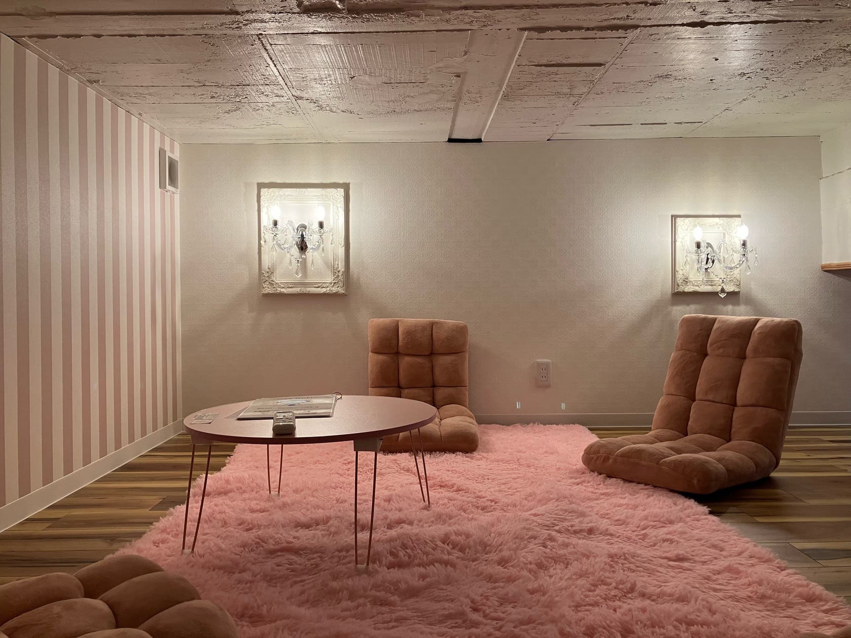 【なんば駅近】ピンク色のロフト部屋♪の写真3