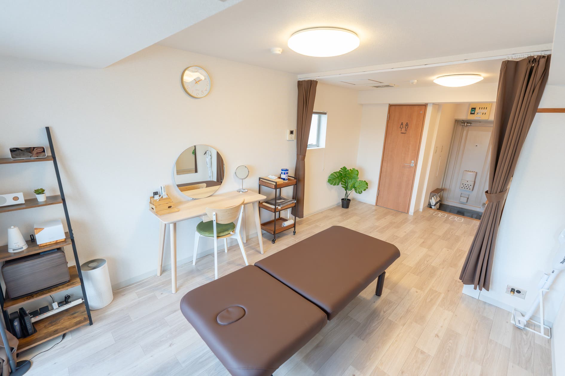【大塚駅1分】池袋駅から1駅｜完全個室のプライベートサロン✨木目基調とした良質空間🌿の写真4