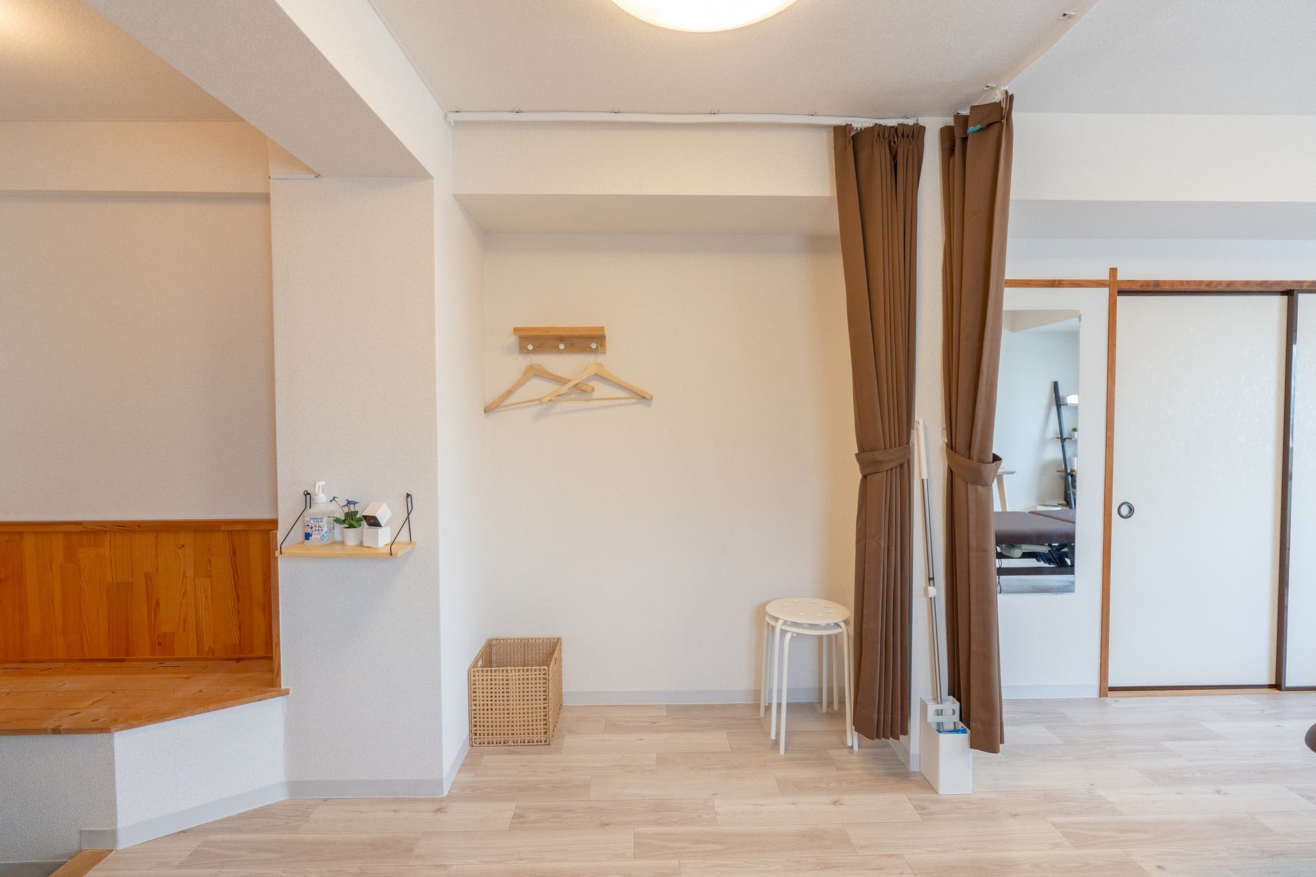 【大塚駅1分】池袋駅から1駅｜完全個室のプライベートサロン✨木目基調とした良質空間🌿の写真13