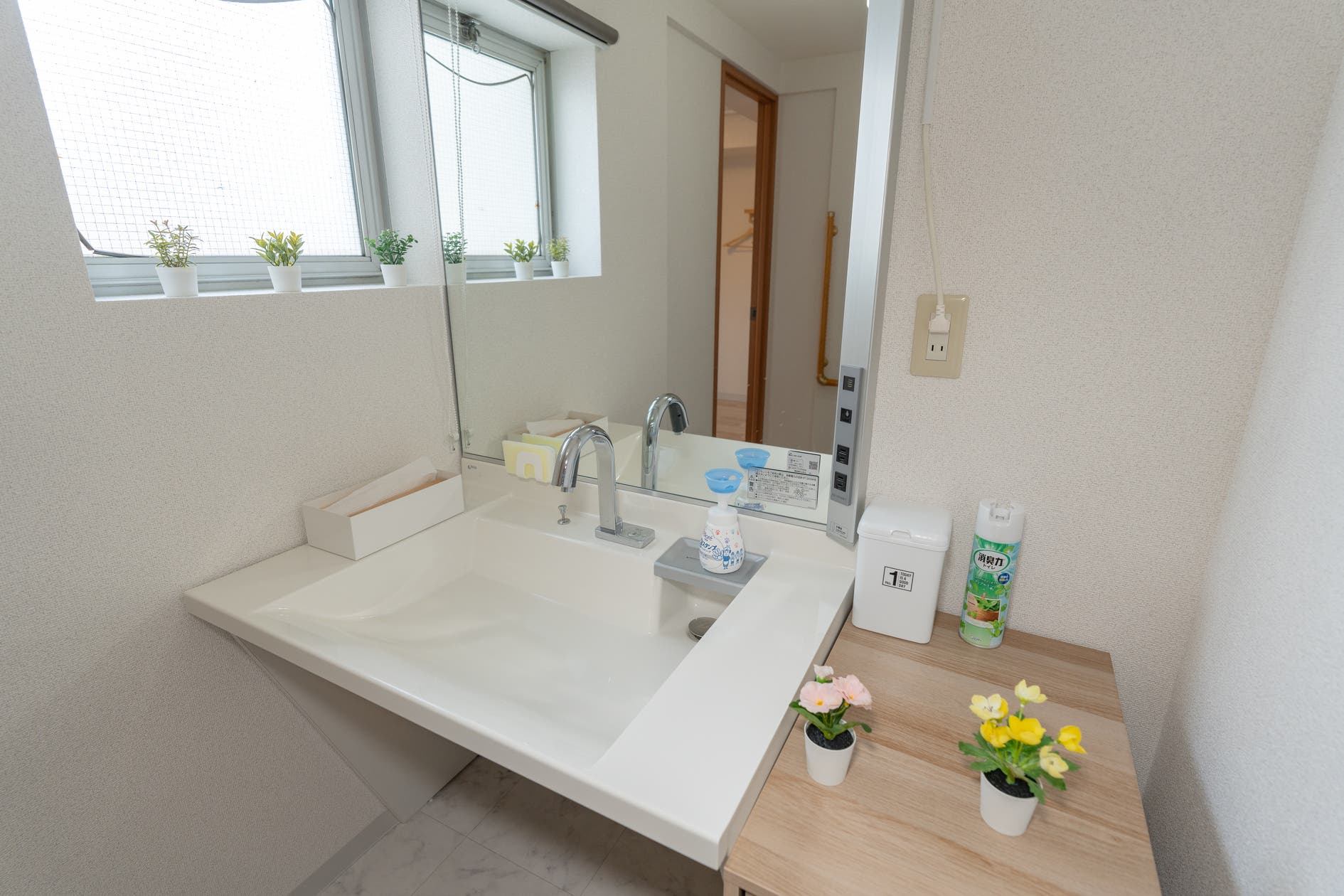 【大塚駅1分】池袋駅から1駅｜完全個室のプライベートサロン✨木目基調とした良質空間🌿の写真15