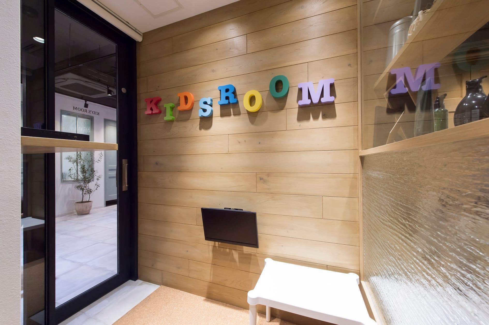 【EARTH 小平店】カットオープン席★大型サロンに併設されたレンタルサロン✂︎フリーランス/個人練習/美容業に最適♪の写真6