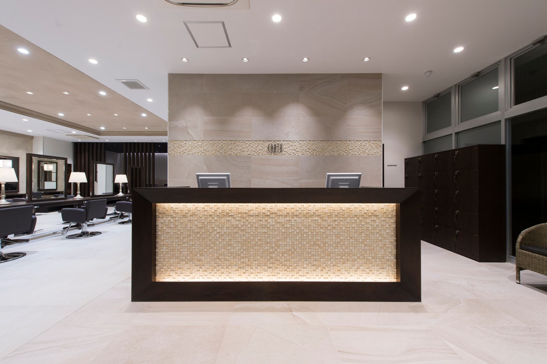 【EARTH 掛川店】ネイル専用席★大型サロンに併設されたレンタルサロン✂︎フリーランス/個人練習/美容業に最適♪の写真2