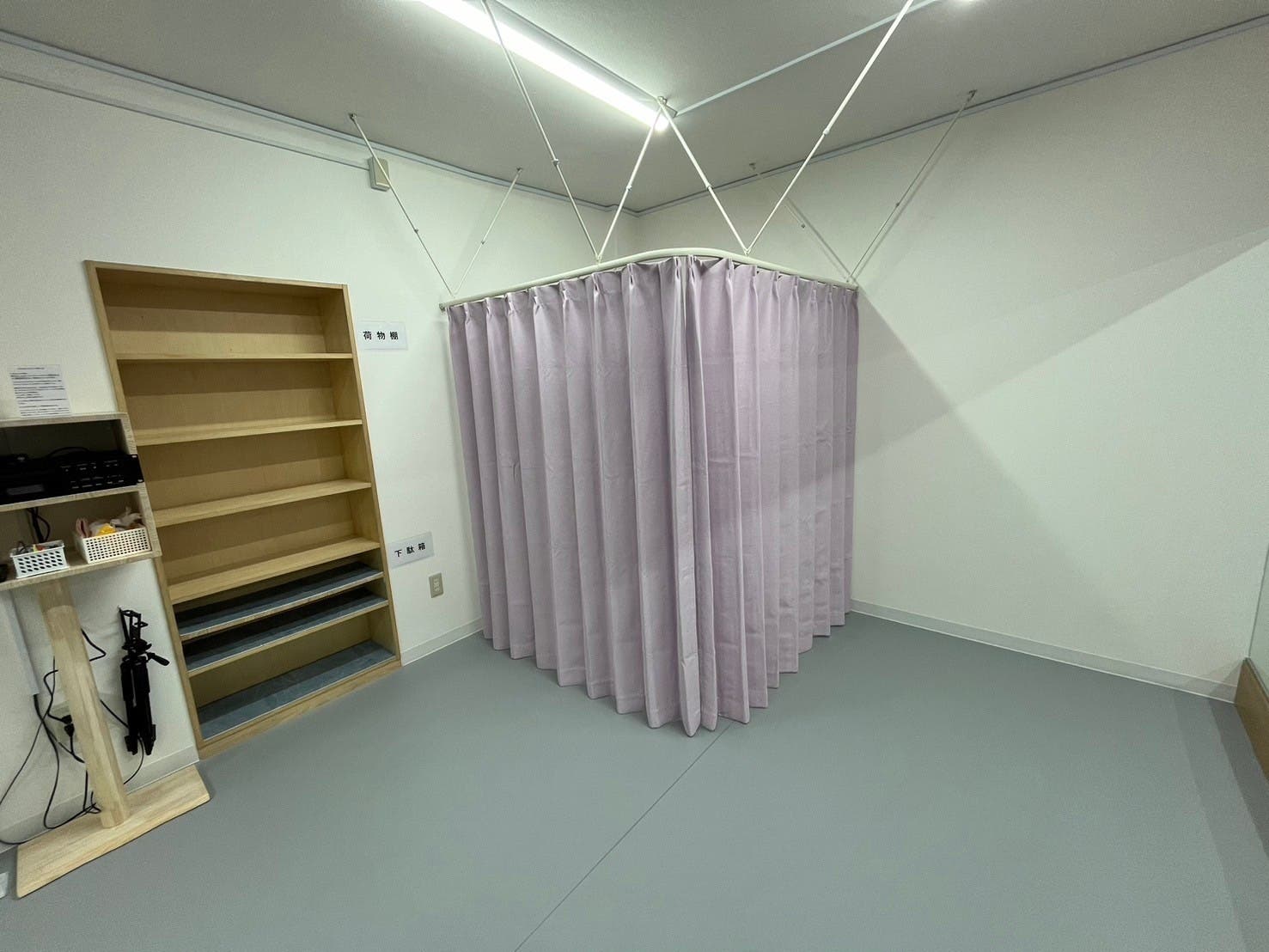【Aスタジオ】久地駅徒歩2分！きれいな長方形のダンススタジオ！床表面はハーレクインリノリウムを使用しています。の写真6
