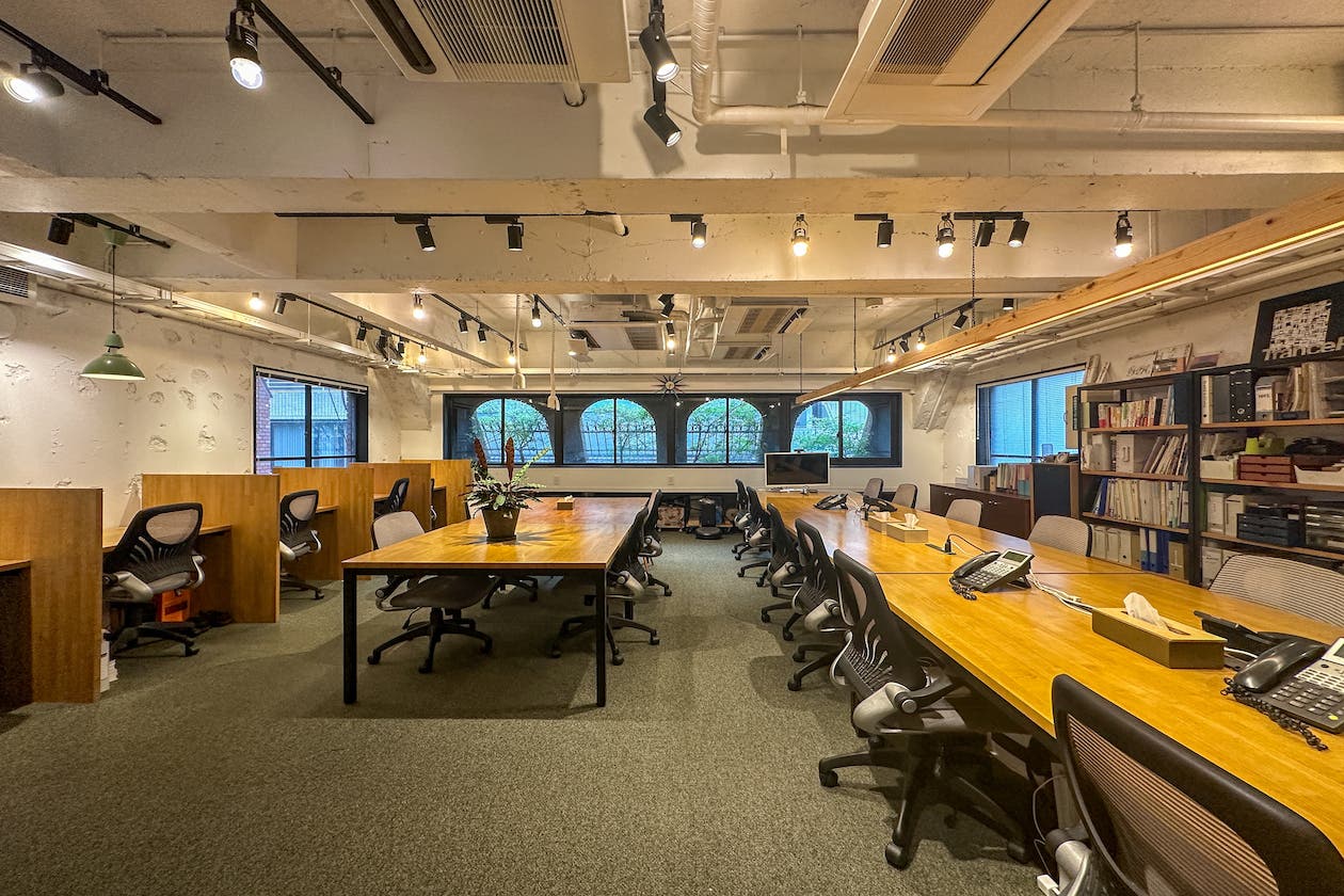 【渋谷・表参道】平日撮影も可／モダンなオフィスシーン撮影に 65㎡広々スペースの写真1