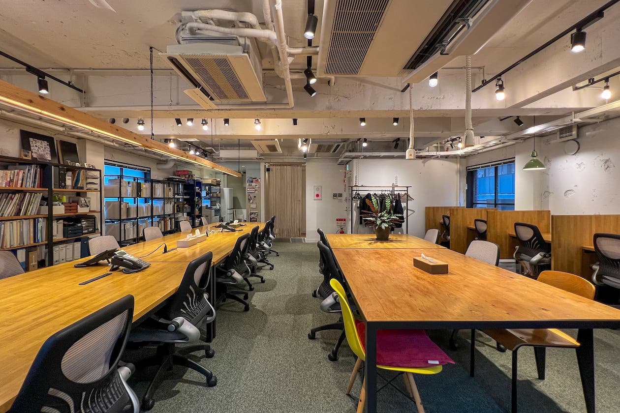 【渋谷・表参道】平日撮影も可／モダンなオフィスシーン撮影に 65㎡広々スペースの写真2