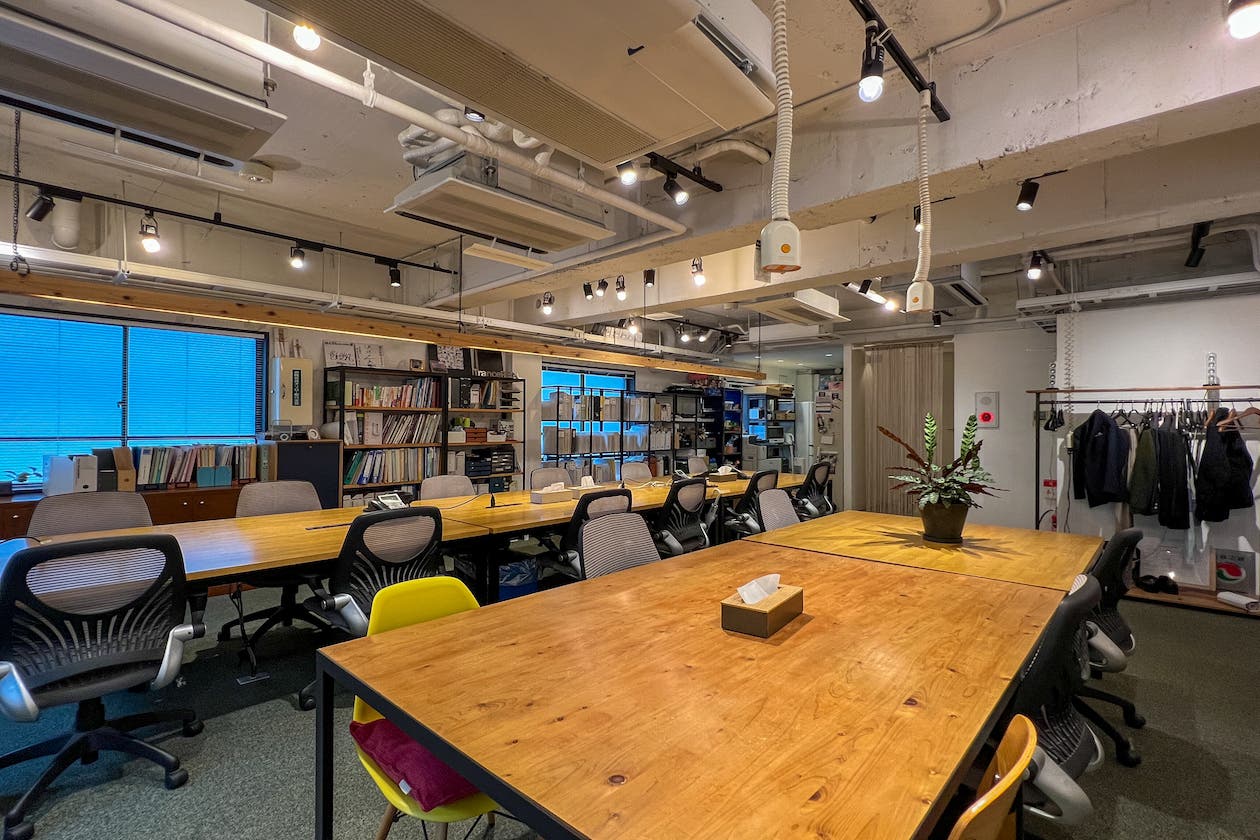 【渋谷・表参道】平日撮影も可／モダンなオフィスシーン撮影に 65㎡広々スペースの写真4