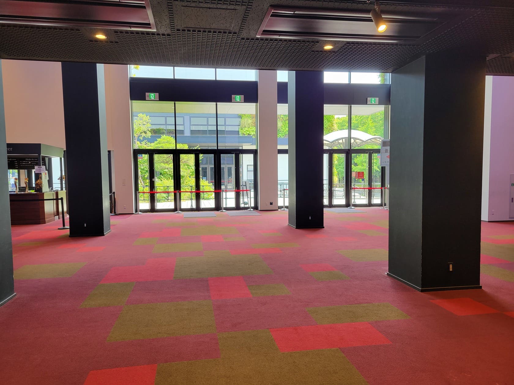 【最寄り駅から徒歩5分】クールジャパンパーク大阪・大ホールのロビーのみ。の写真13