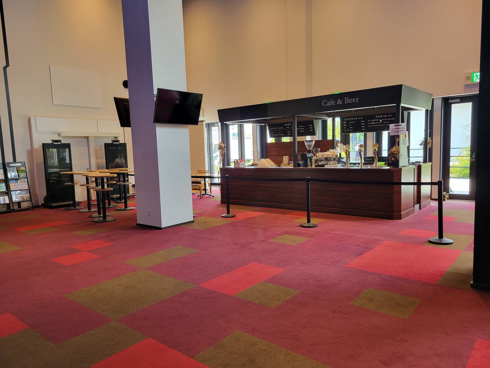 【最寄り駅から徒歩5分】クールジャパンパーク大阪・大ホールのロビーのみ。の写真8