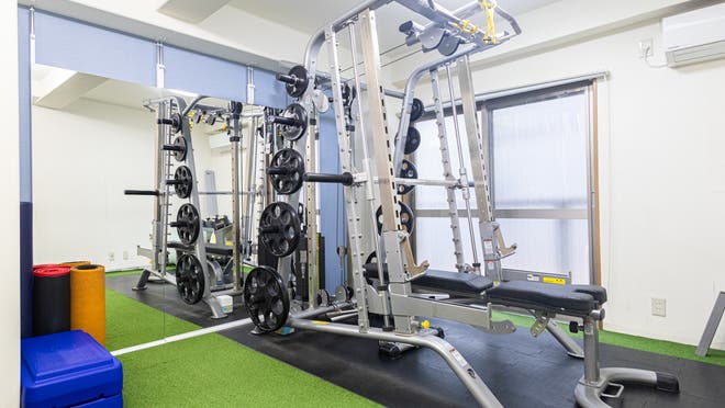 恵比寿駅徒歩2分|完全個室|シャワー|豊富なトレーニング機材|マッサージ台|Wi-Fi|会議室|打ち合わせの写真1