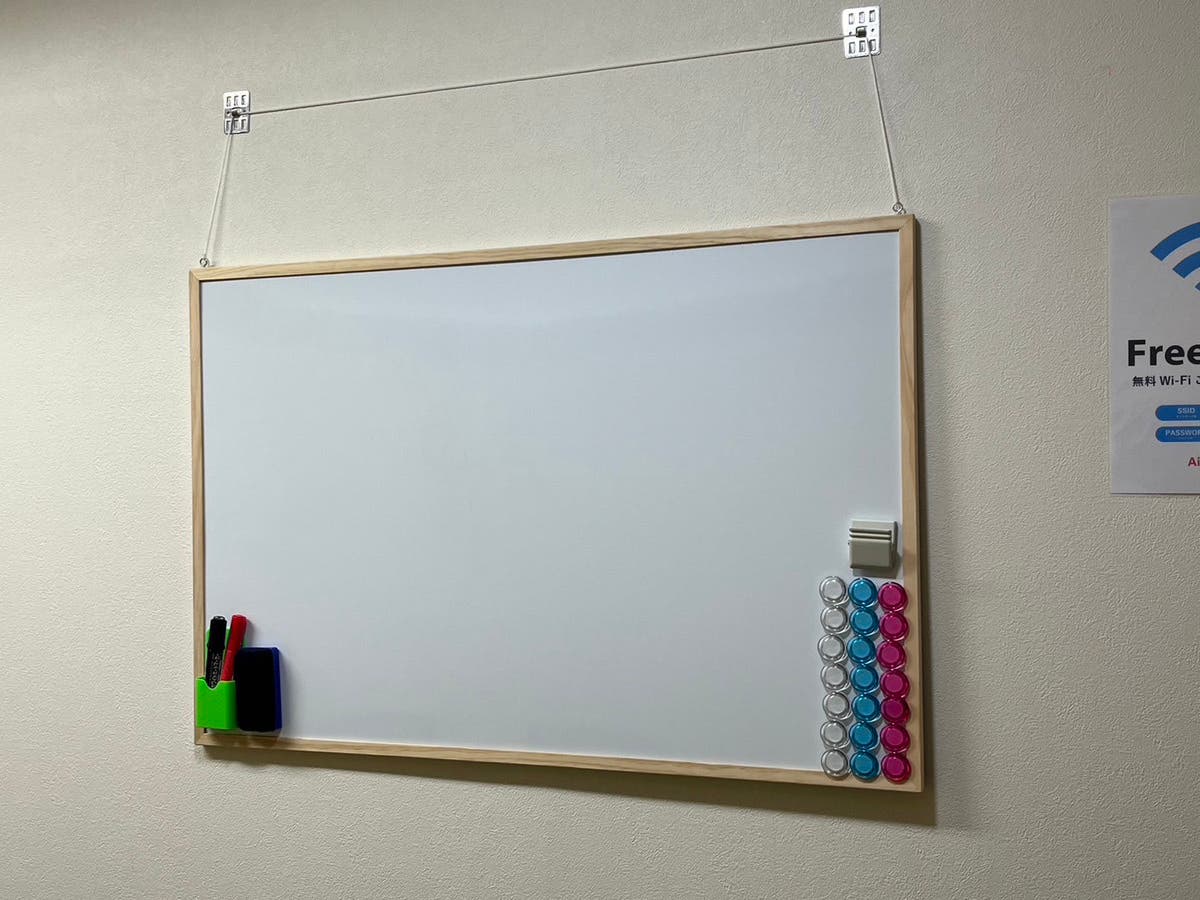 【新宿駅4分】12席、光回線WiFi・モニター・ボドゲ完備☆1日1回スタッフ完全清掃の会議室の写真9