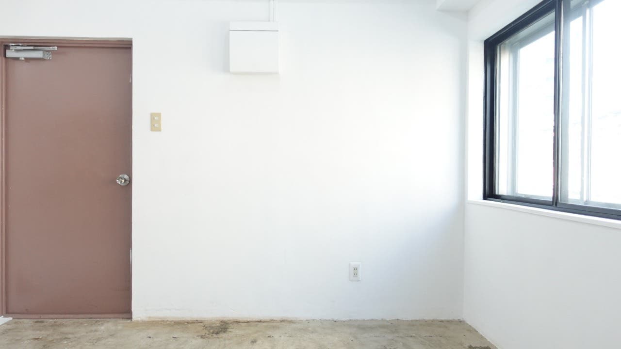 【恵比寿5分】２面採光｜白床＋白壁＋アーチ壁｜撮影機材＋背景紙無料｜【アパレル｜ポートレート｜物撮り 】の写真10