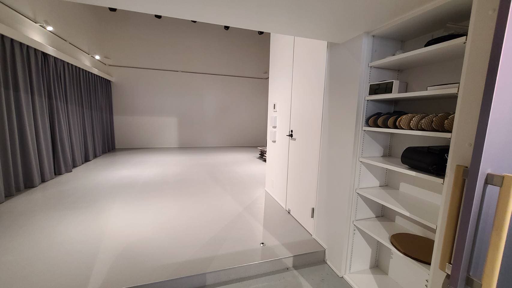 ＜目黒線西小山駅3分＞天井高のスタジオ。照明機材充実。撮影使用可。の写真11