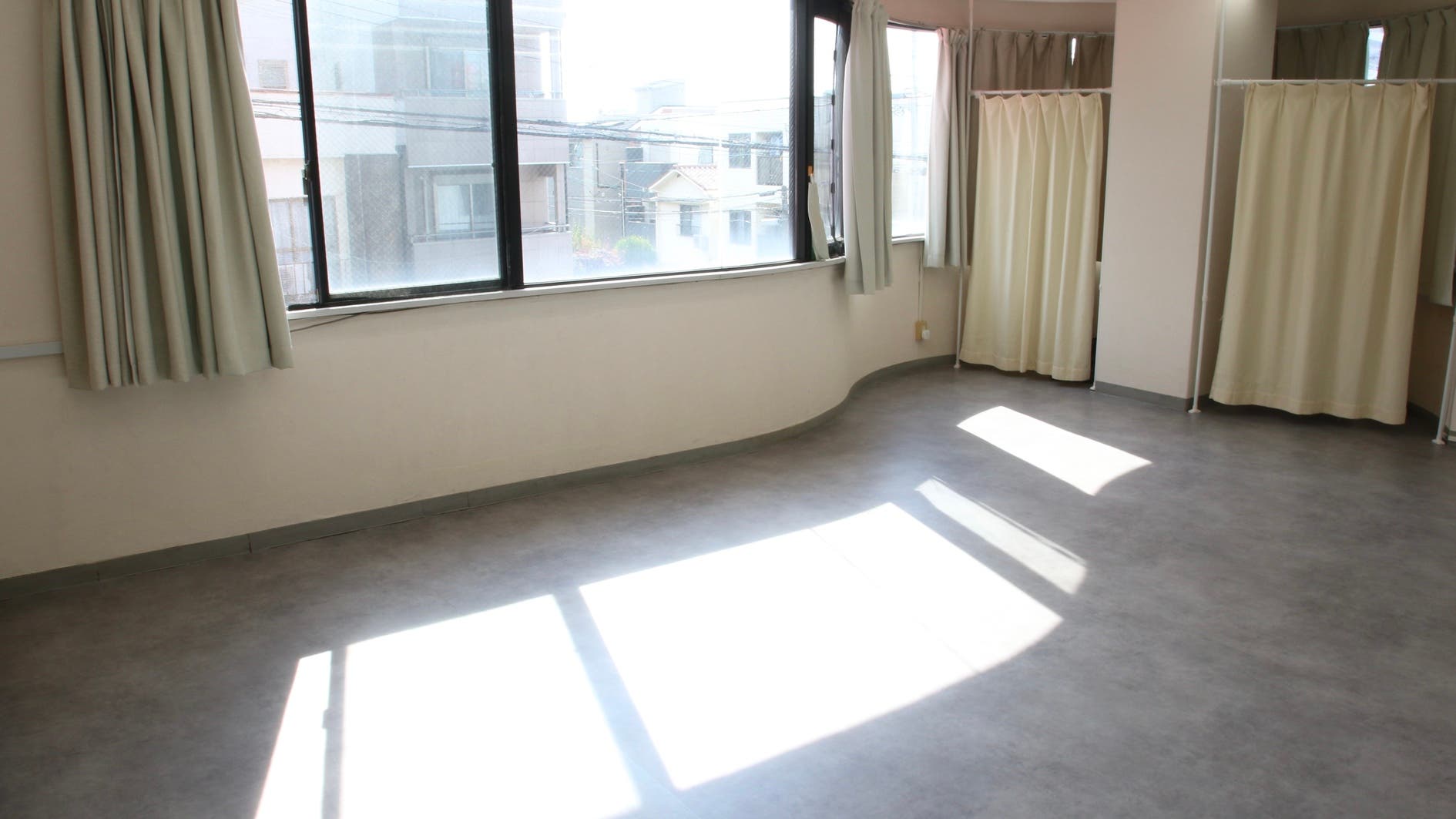 【春日野道駅5分】長時間割最大15％OFF✨地域最安値の広いスタジオでダンス、ヨガ、バレエができる⭐️バレエバーも設置⭐️の写真12