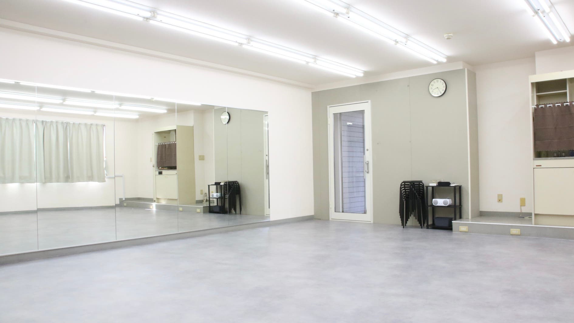 【春日野道駅5分】長時間割最大15％OFF✨地域最安値の広いスタジオでダンス、ヨガ、バレエができる⭐️バレエバーも設置⭐️の写真9