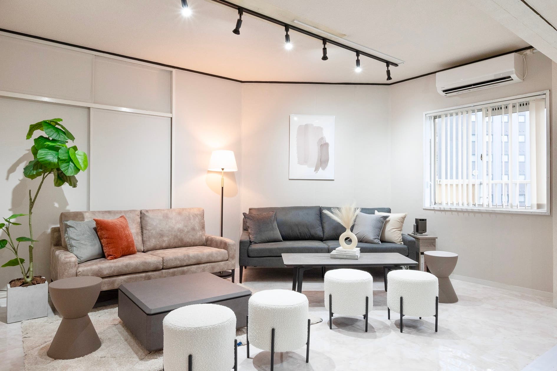 【ブライト名古屋】《名古屋駅3分🚃》最大20名🎉100㌅巨大スクリーン/🆗飲食🆗/懇親会/パーティ/💻ビジネスに最適💻の写真8