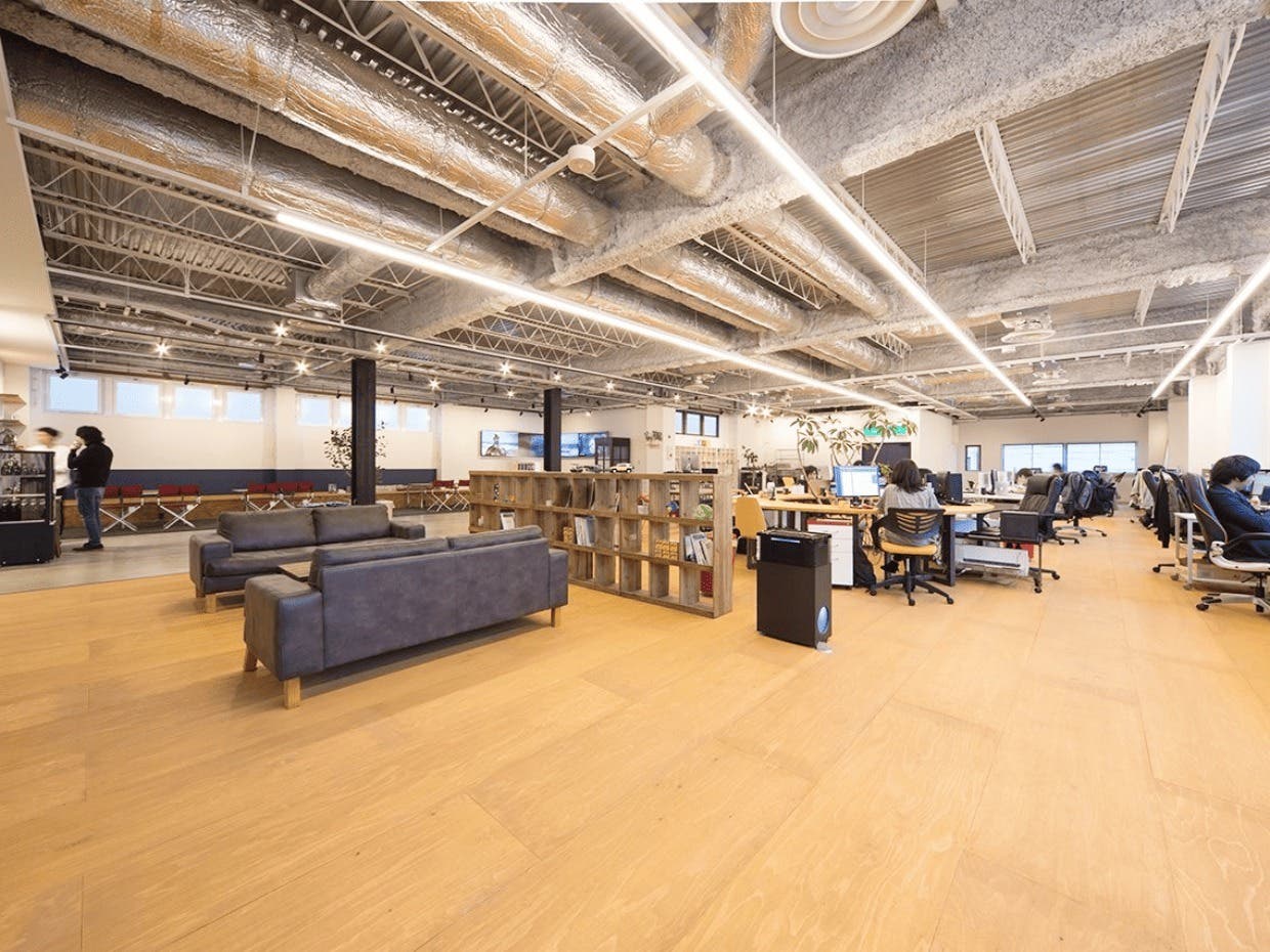 ジユウノハコ 名古屋駅西口店 20名部屋【名古屋駅徒歩6分！デザインにこだわった貸し会議室】の写真2