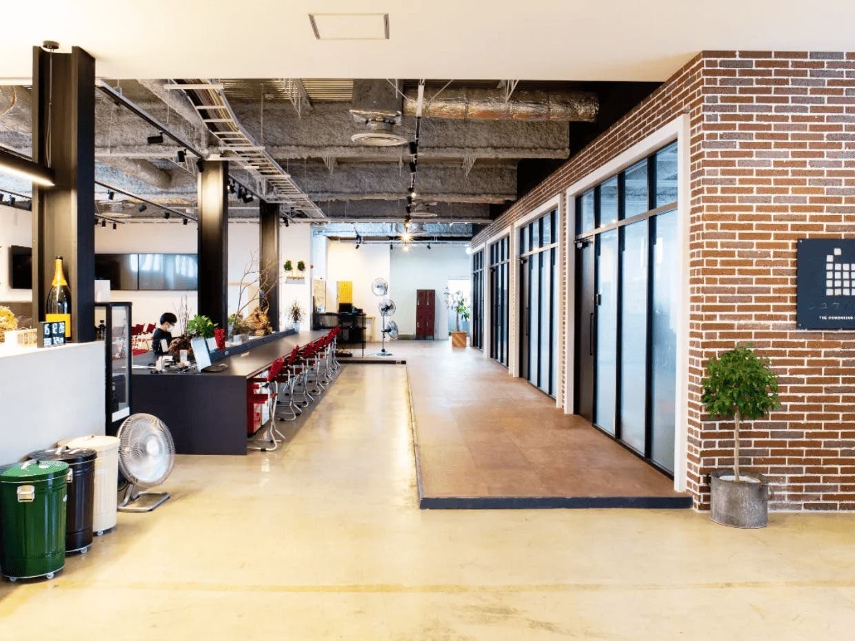 ジユウノハコ 名古屋駅西口店 20名部屋【名古屋駅徒歩6分！デザインにこだわった貸し会議室】の写真4