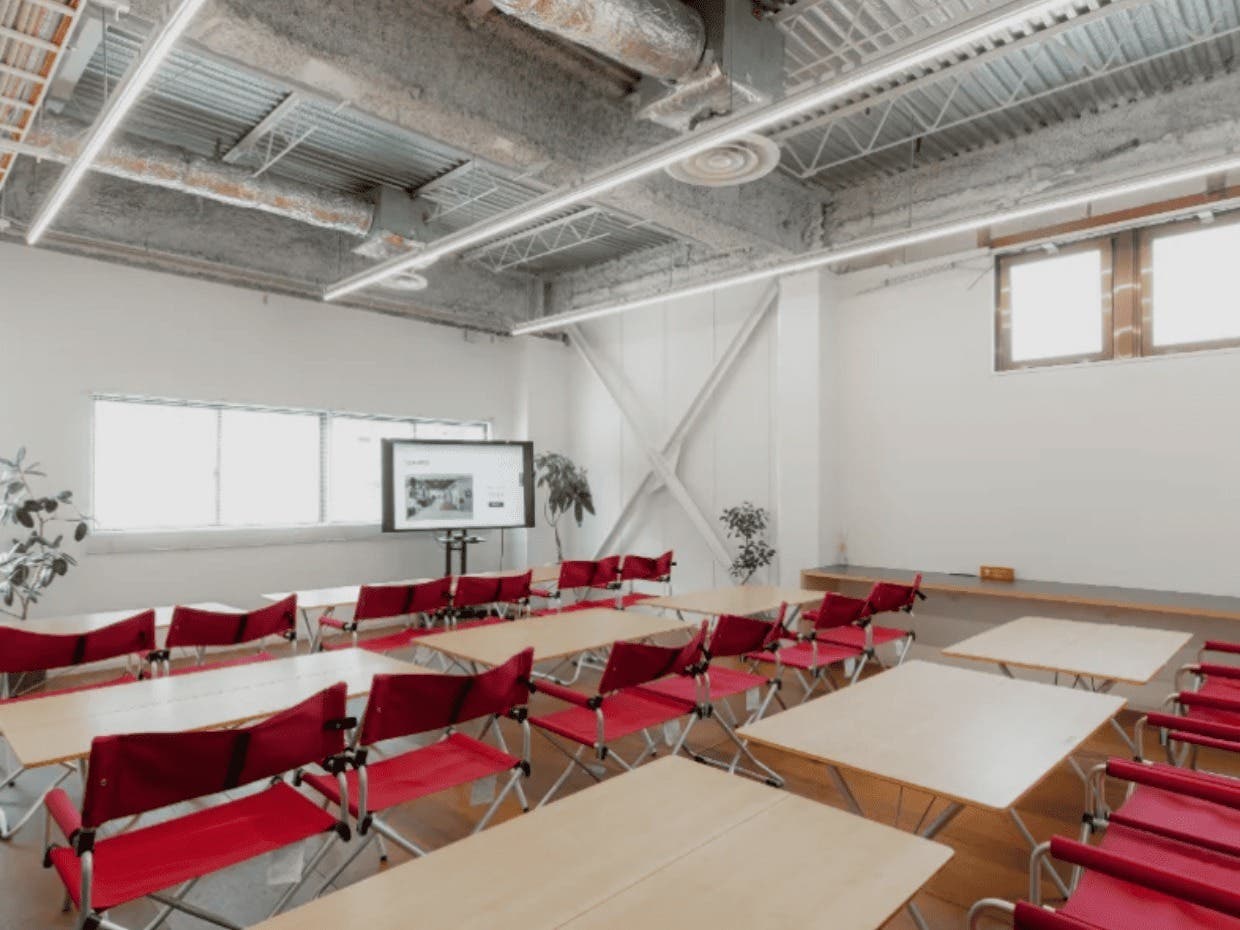 ジユウノハコ 名古屋駅西口店 20名部屋【名古屋駅徒歩6分！デザインにこだわった貸し会議室】の写真1