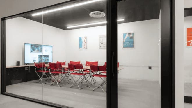 ジユウノハコ 名古屋駅西口店 8名部屋①【名古屋駅徒歩6分!スピーカー常設の8名部屋スペース】の写真1