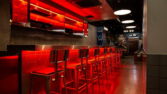 六本木交差点から徒歩1分の会員制BARの写真1