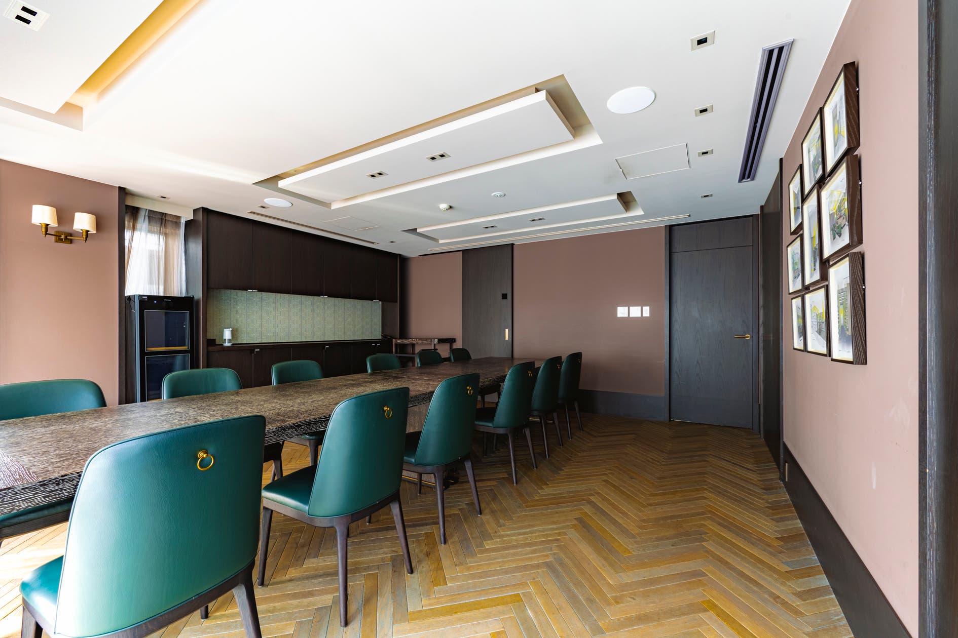 スペモ✨クリスマス🎄表参道駅4分🍷ラグジュアリーな空間🥂会議⌨️撮影🎥411_AoyamaWineBase/DININGの写真6