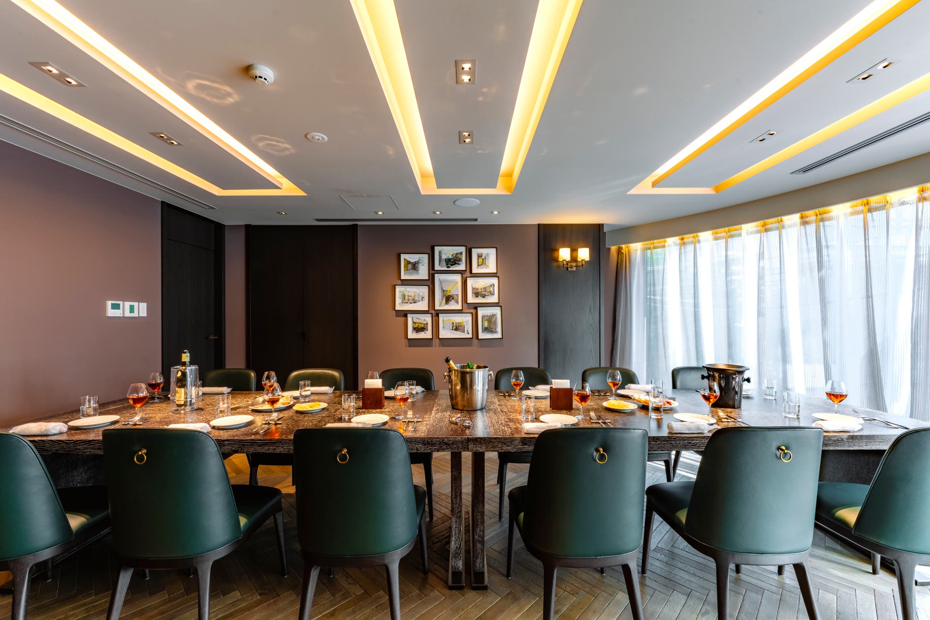 スペモ✨クリスマス🎄表参道駅4分🍷ラグジュアリーな空間🥂会議⌨️撮影🎥411_AoyamaWineBase/DININGの写真5