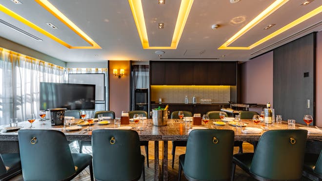 スペモ✨クリスマス🎄表参道駅4分🍷ラグジュアリーな空間🥂会議⌨️撮影🎥411_AoyamaWineBase/DININGの写真9