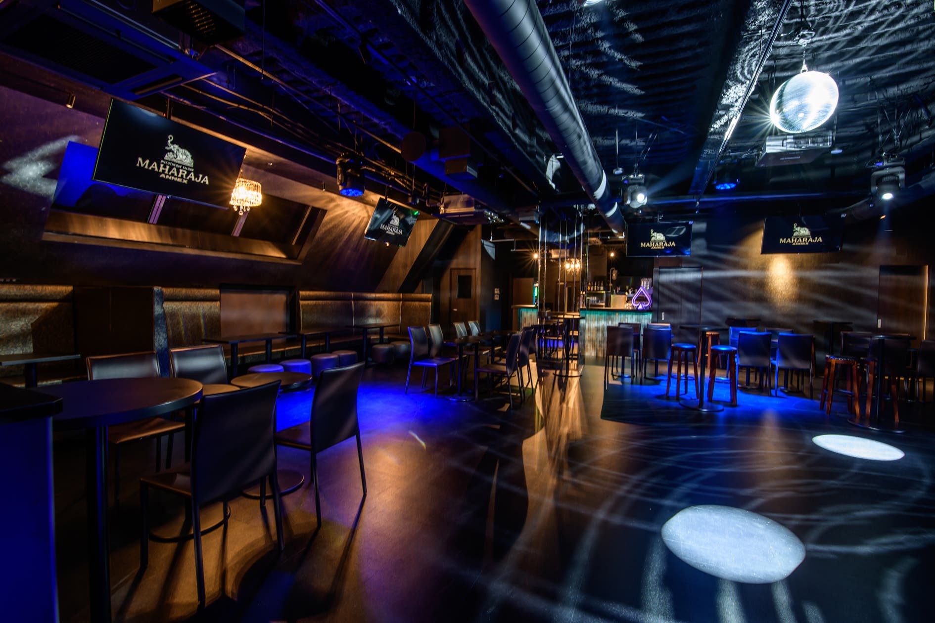 六本木駅から徒歩1分の写真2