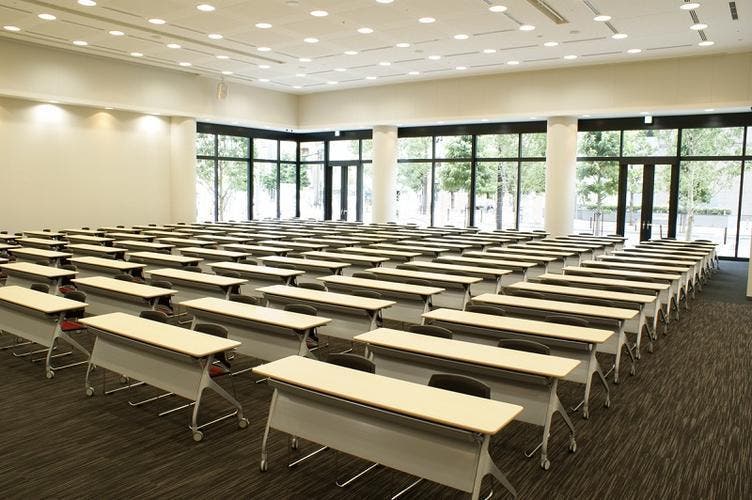 【ベルサール飯田橋駅前】HALL全体の写真1